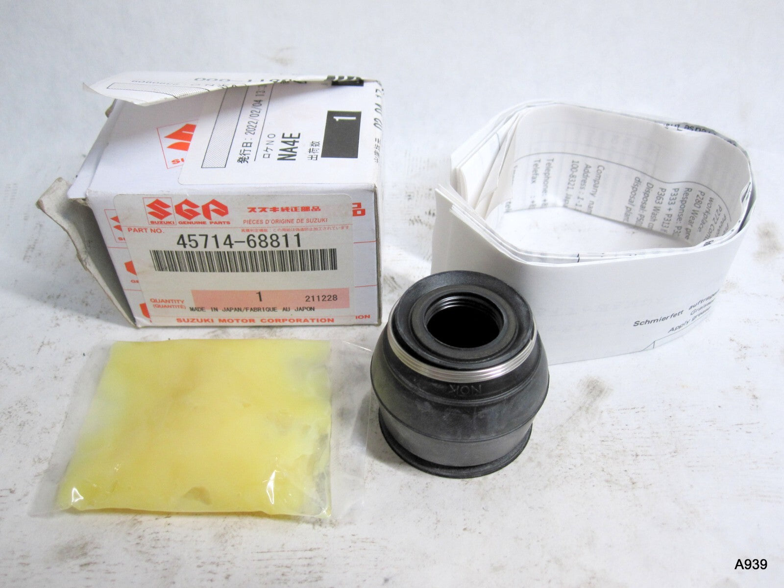 NEW Genuine Suzuki IGNIS 2015-oN Front Suspension Arm DUST BOOT Set 45 ...
